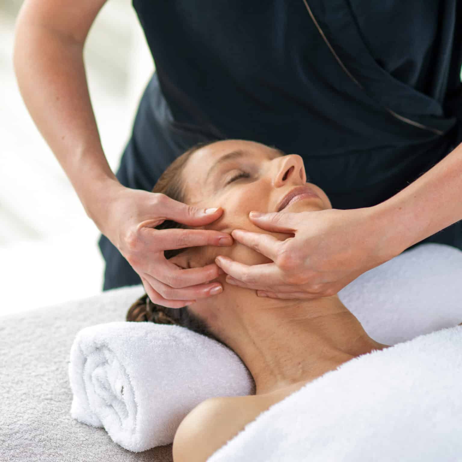 Massage Soin Du Visage